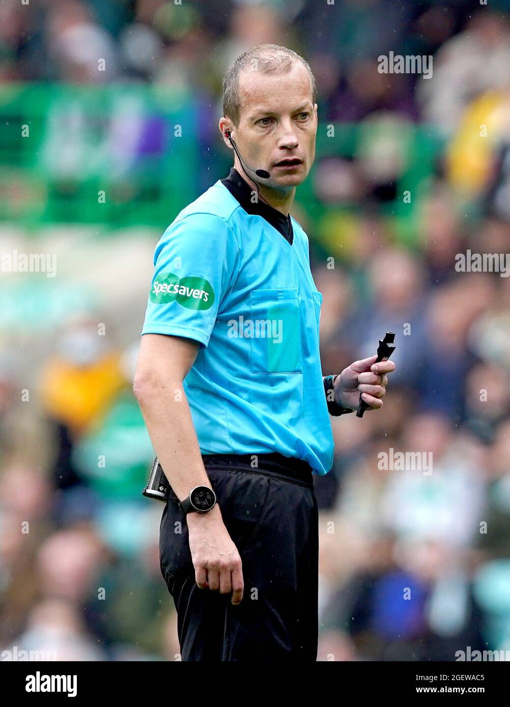 Match referee willie collum hi-res stock photography and images - Alamy