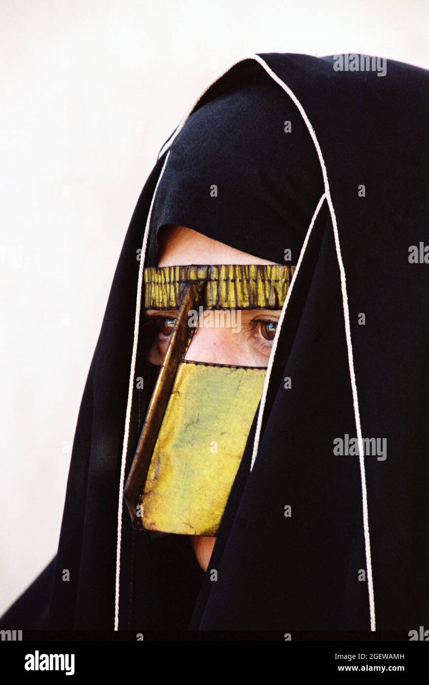 Girl traditional dress ramadan hi-res stock photography and images - Alamy