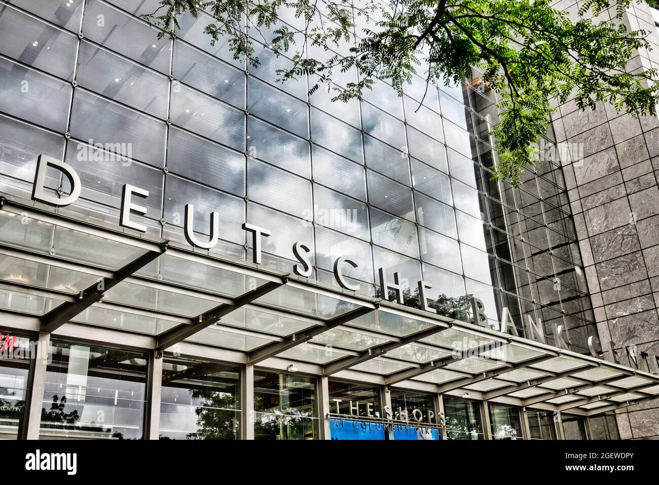 Deutsche bank building nyc hi-res stock photography and images - Alamy