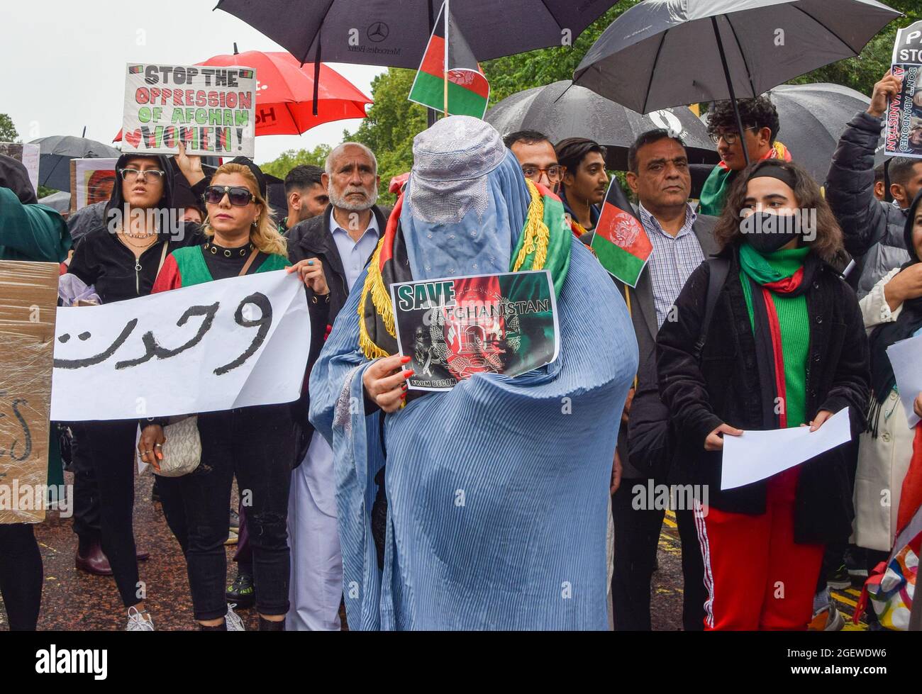Pakistan woman burqa hi-res stock photography and images - Alamy
