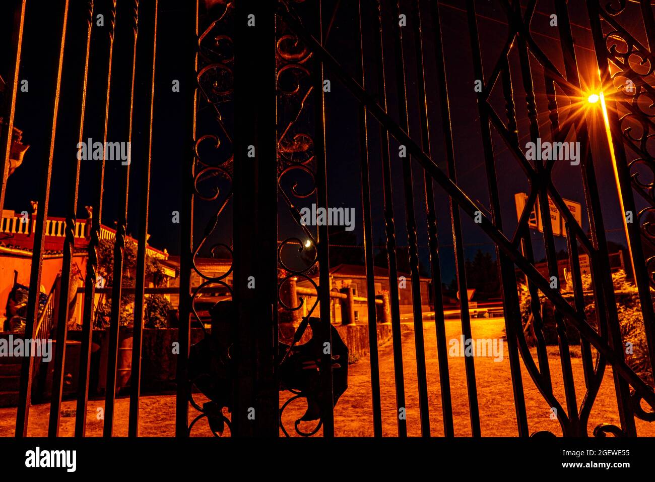 fence at night Stock Photo - Alamy