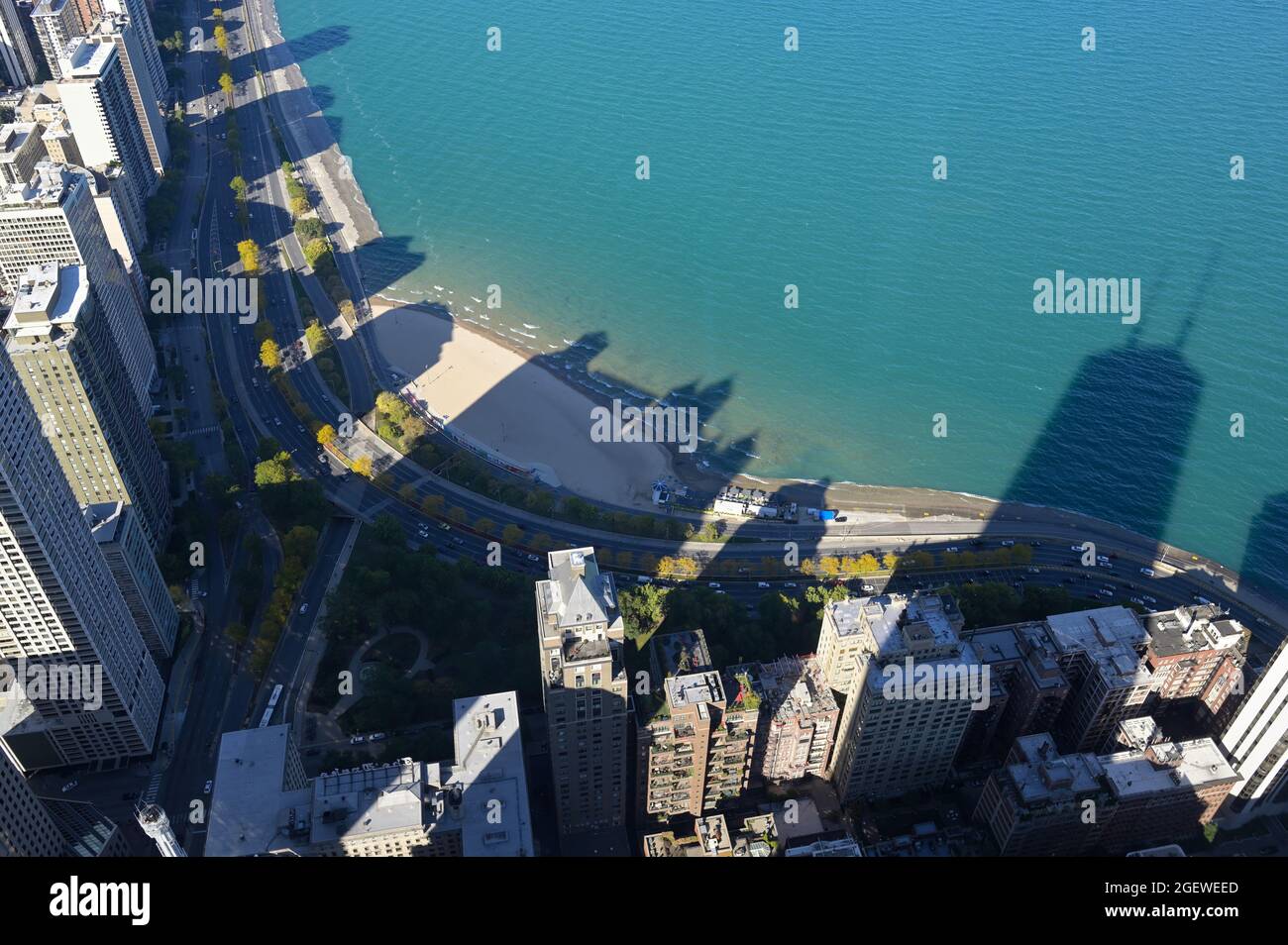 360 chicago tower hi-res stock photography and images - Alamy