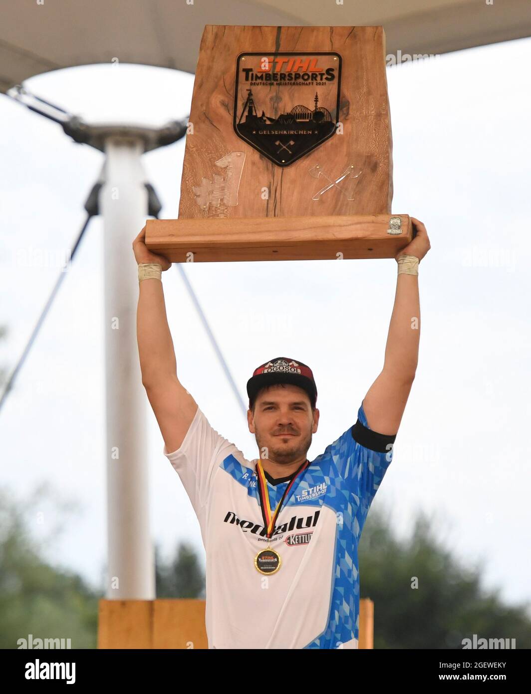 Gelsenkirchen, Germany. 21st Aug, 2021. The new champion in sport ...