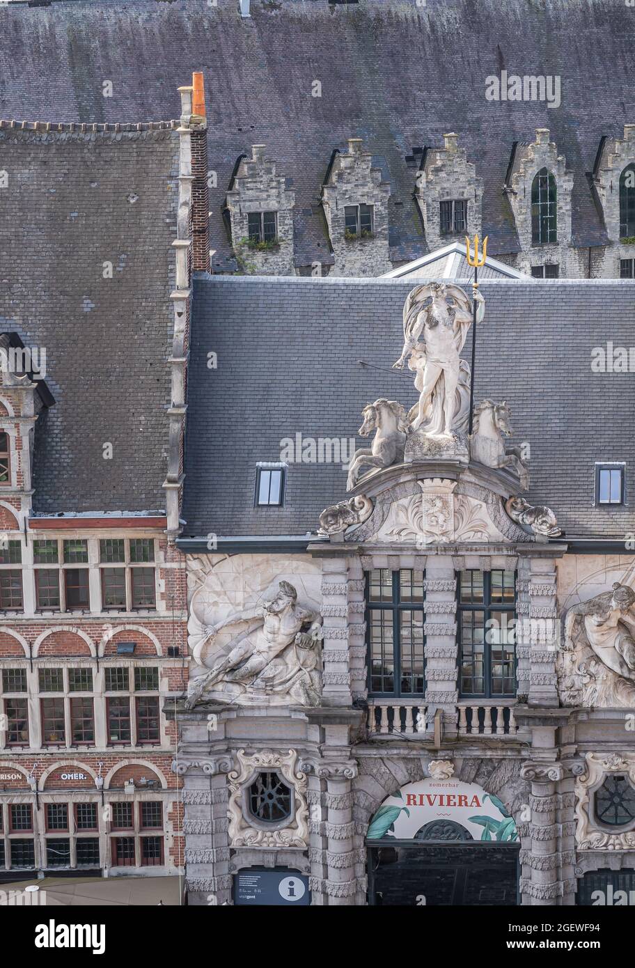 Medieval fish market hi-res stock photography and images - Alamy