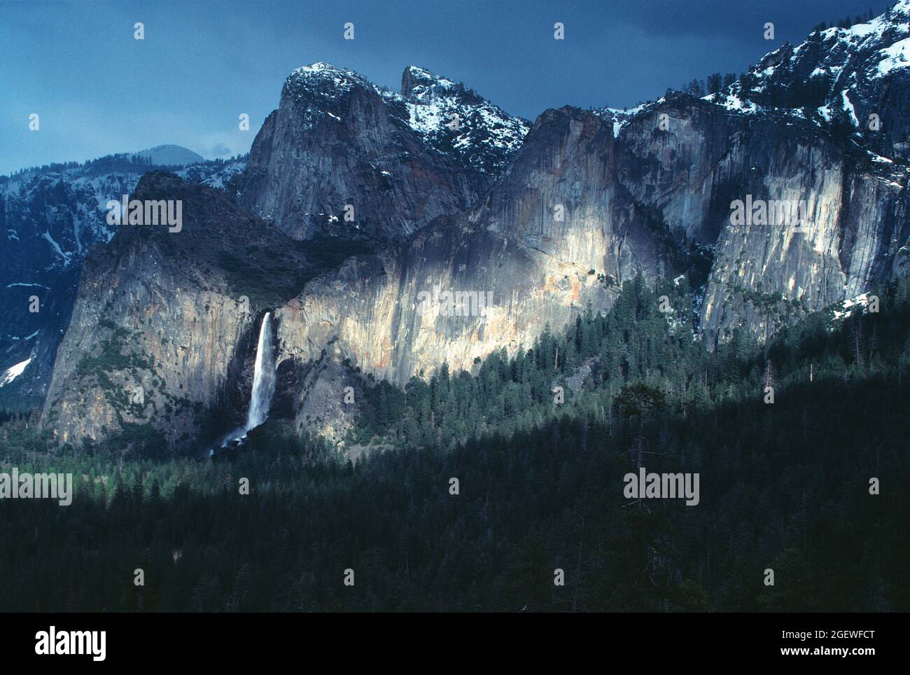 Scenic views yosemite hi-res stock photography and images - Alamy