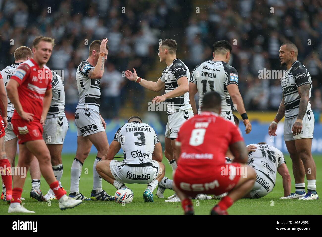 Hull FC players congratulate each other after the final hooter Stock ...