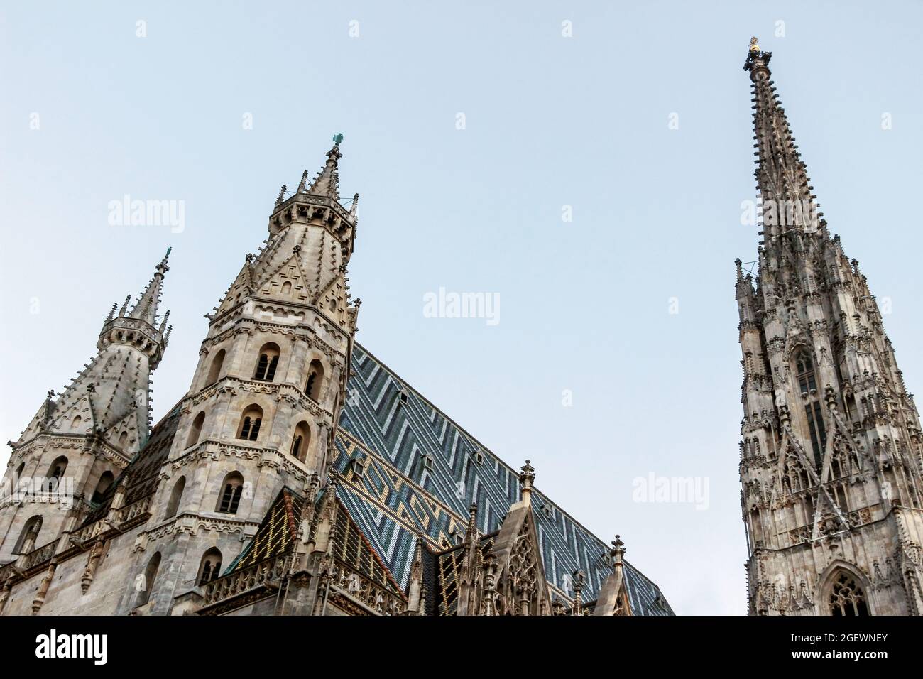exterior facade of St Stephen's Cathedral church in Vienna Stock Photo ...