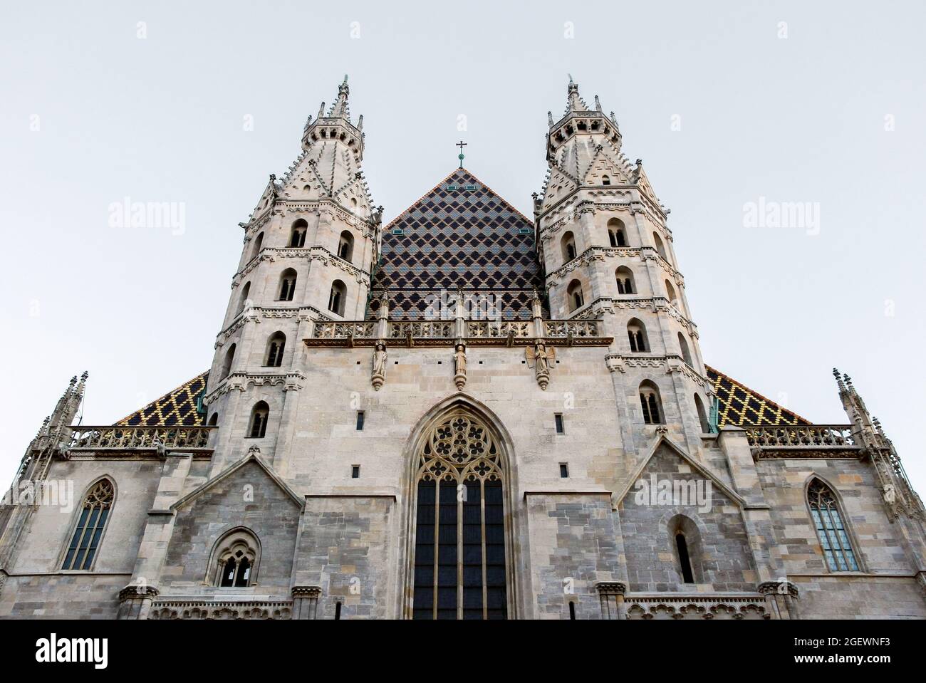 exterior facade of St Stephen's Cathedral church in Vienna Stock Photo ...