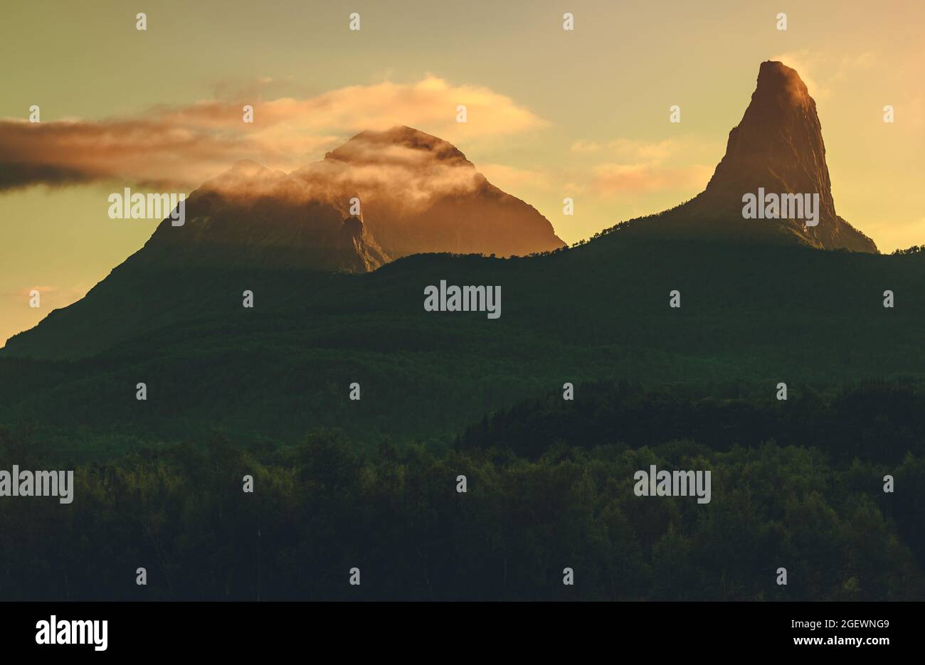 The two peaks hi-res stock photography and images - Alamy
