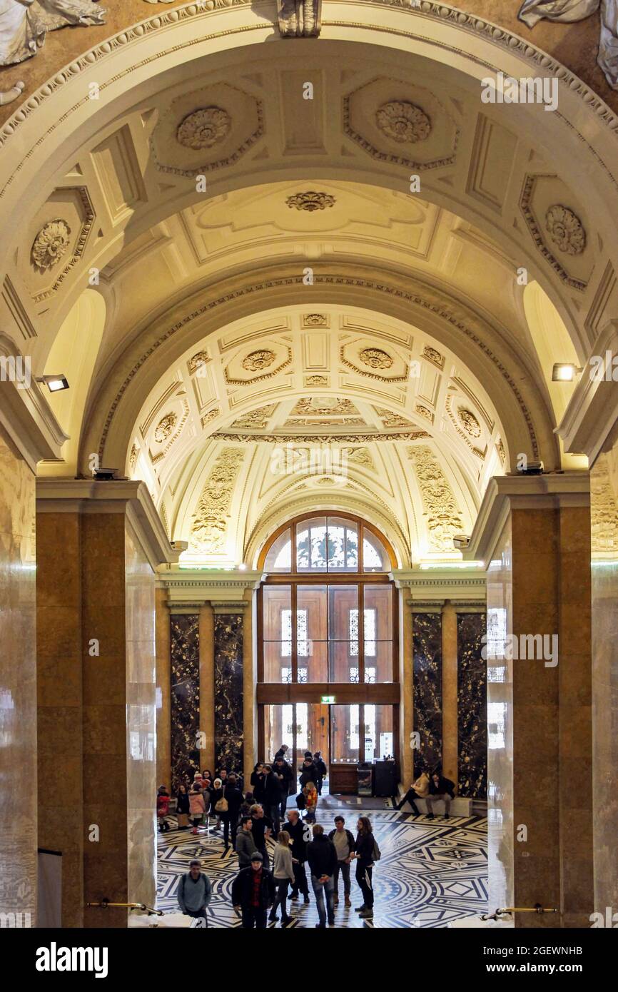 Natural history museum ceiling detail hi-res stock photography and ...