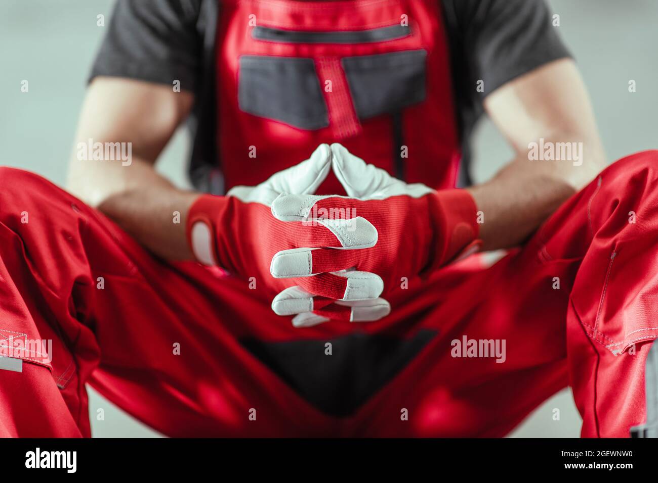 Red uniform hi-res stock photography and images - Alamy