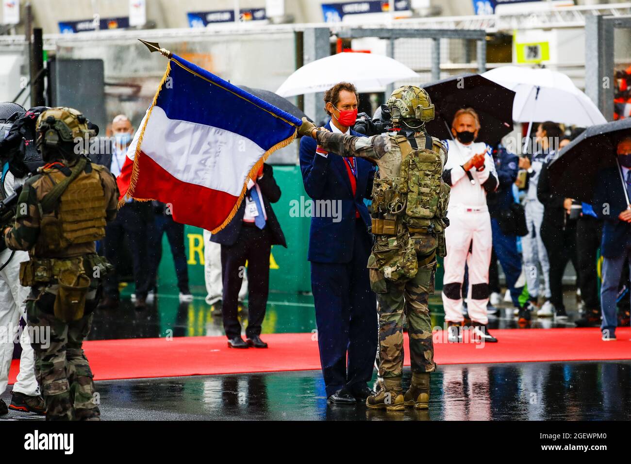 Army bringing the starting flag to John Elkann, Chairman and CEO of ...