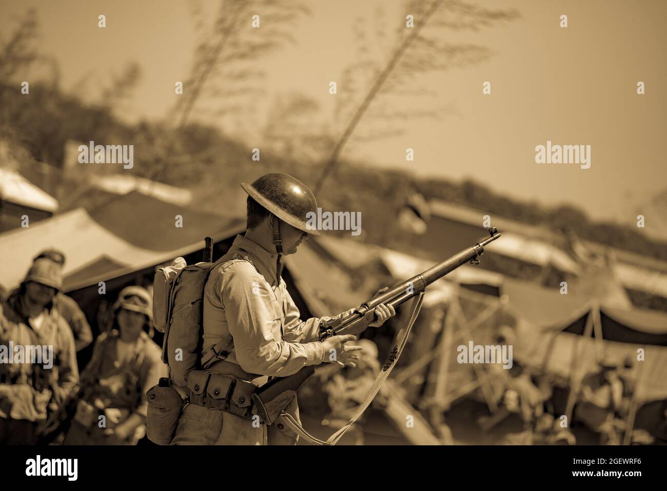 World war ii american soldiers reading hi-res stock photography and ...