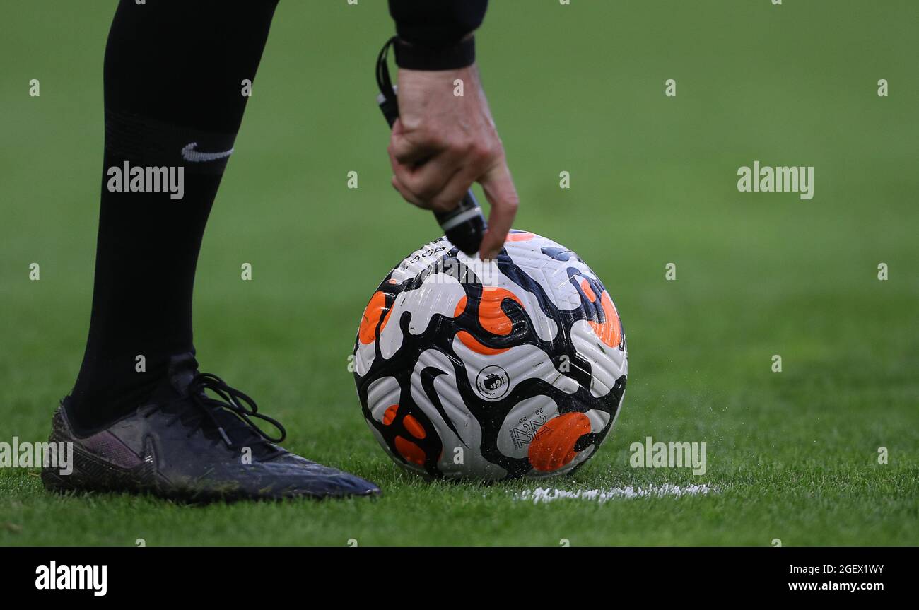Free kick spray hi-res stock photography and images - Alamy