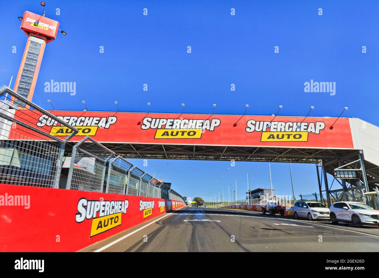 Bathurst, Australia - 4 October 2020: Starting line and control tower ...