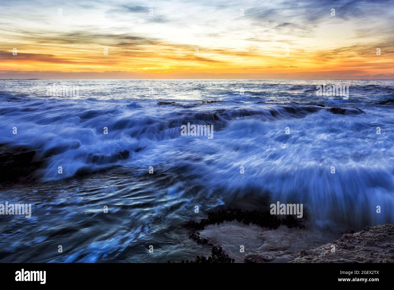 Surf at beaches hi-res stock photography and images - Alamy