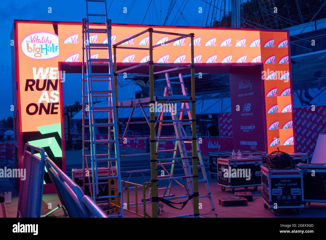 Marathon gate hi-res stock photography and images - Alamy