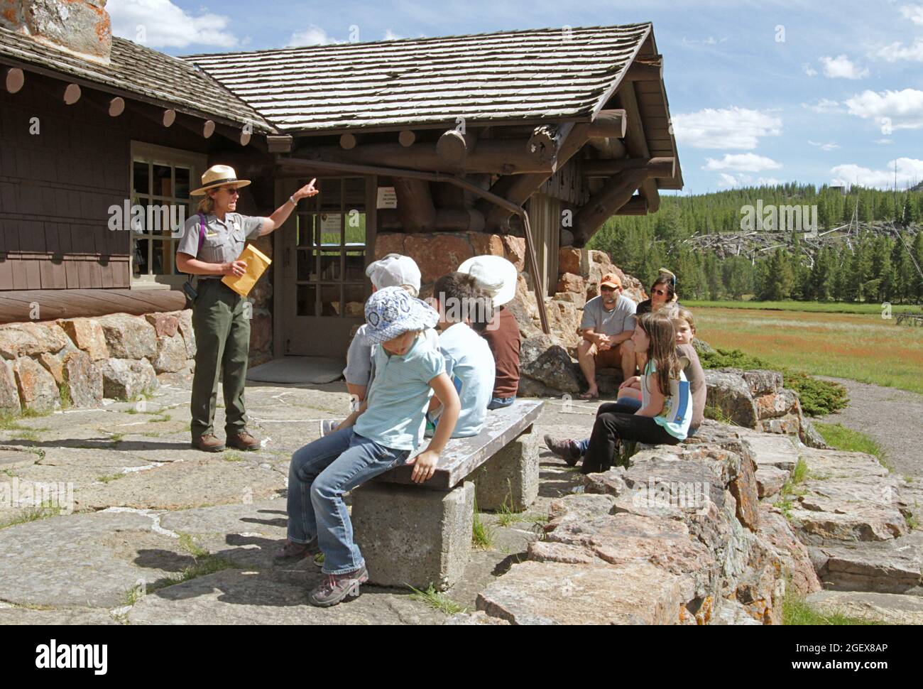 Yellowstone ranger station hi-res stock photography and images - Alamy