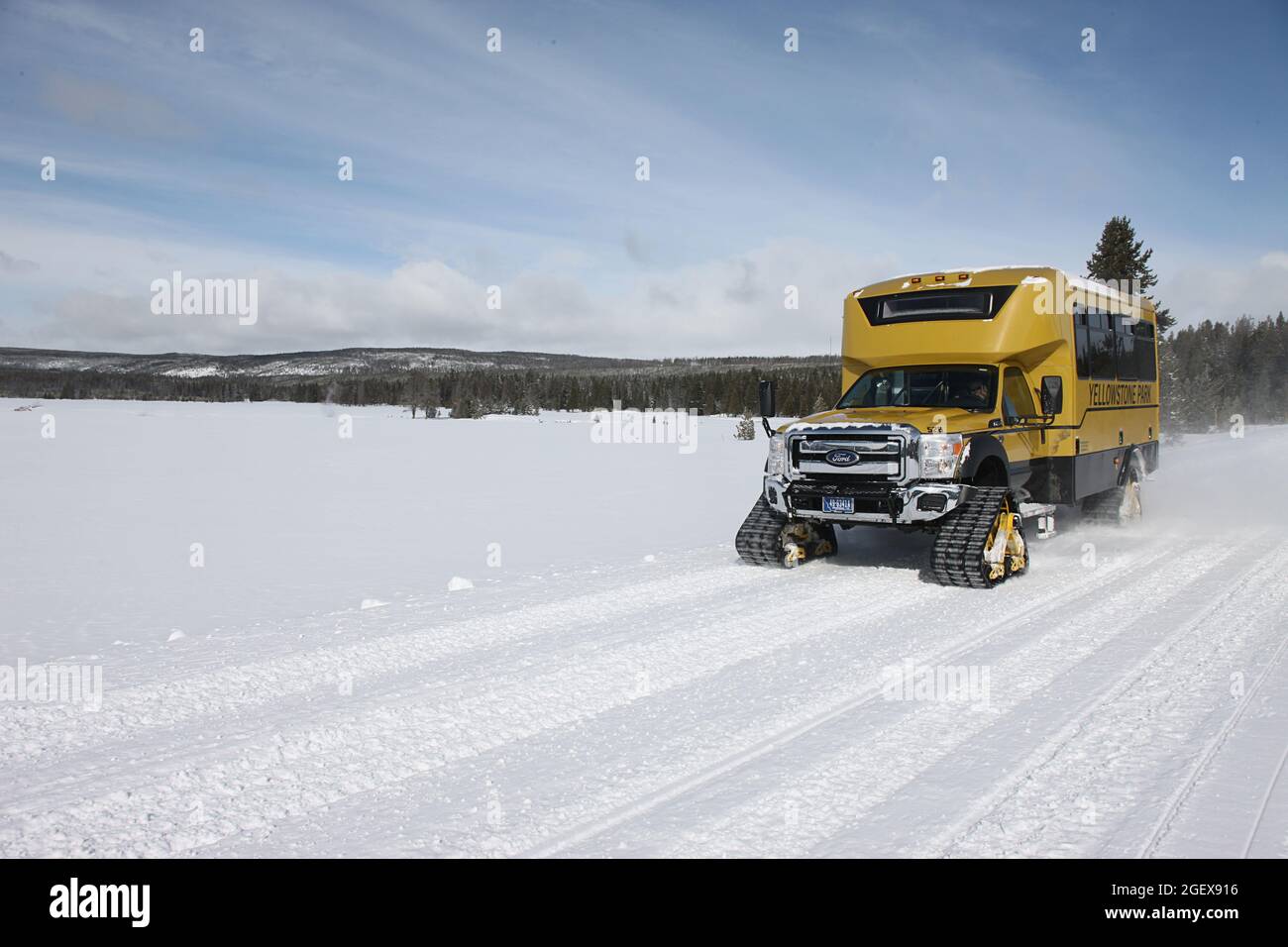 Snowcoach hi-res stock photography and images - Alamy