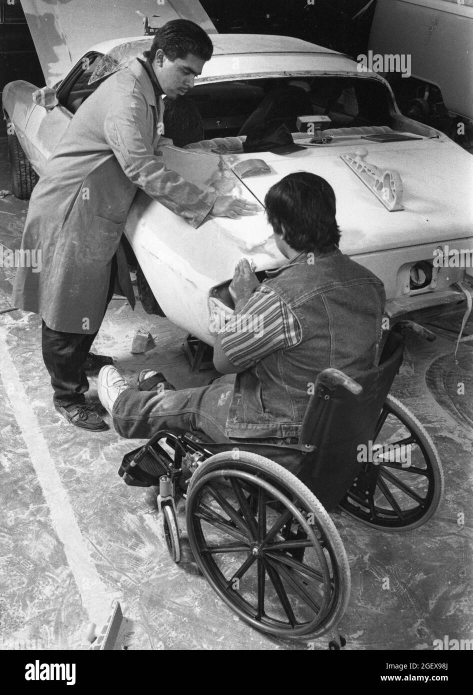 Auto repair shop usa Black and White Stock Photos & Images - Alamy