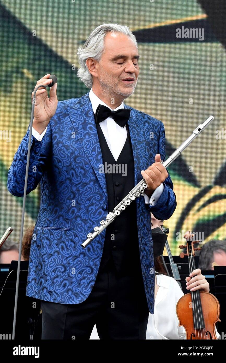 Andrea bocelli in concert hi-res stock photography and images - Alamy