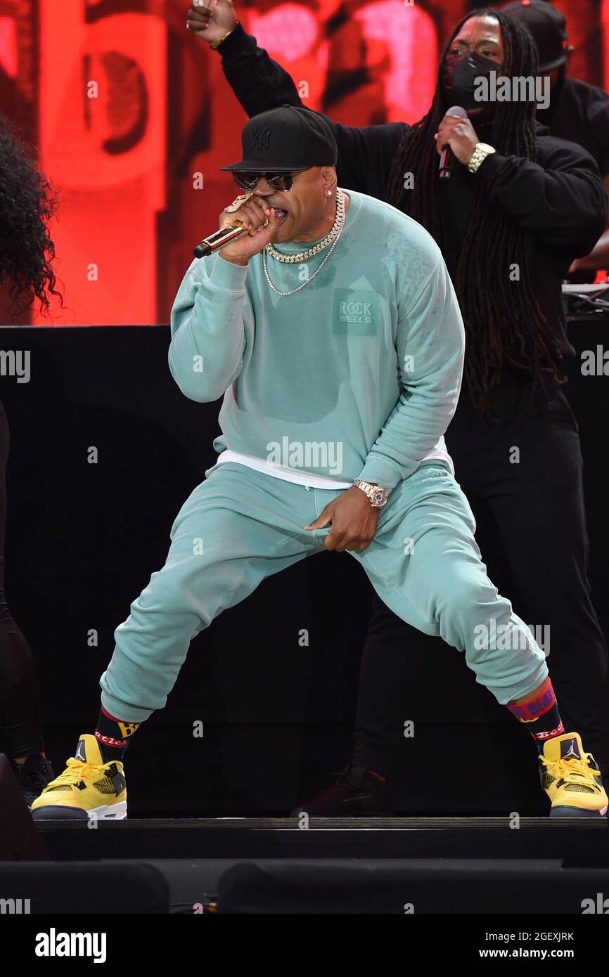 New York, NY, USA. 21st Aug, 2021. LL Cool J, on stage in attendance ...