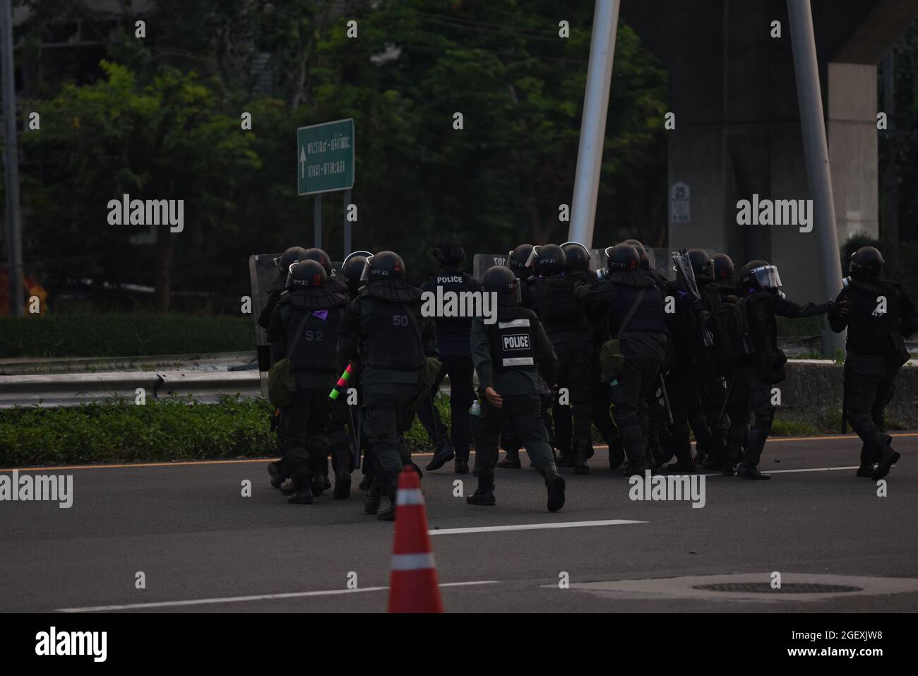 Bangkok, Thailand. 21st Aug, 2021. Anti-government protesters attack on ...
