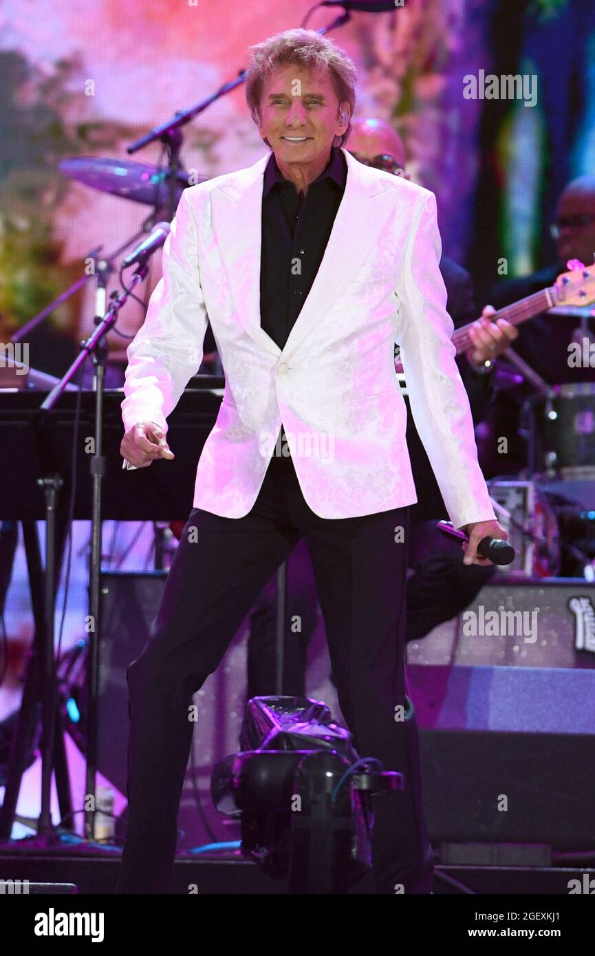 Singer-songwriter Barry Manilow performs on stage during the "We Love ...