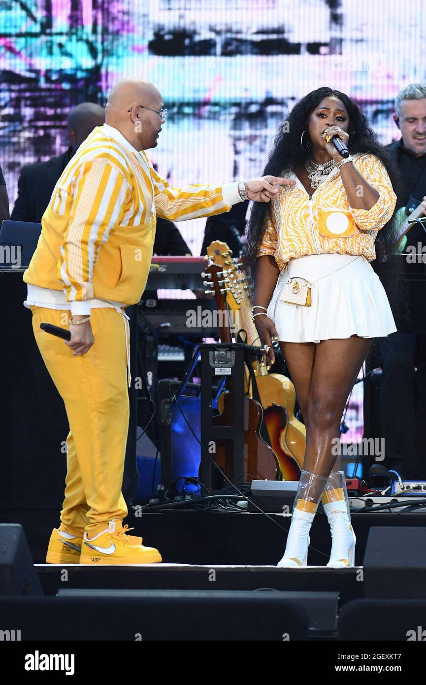 Fat rapper hi-res stock photography and images - Alamy