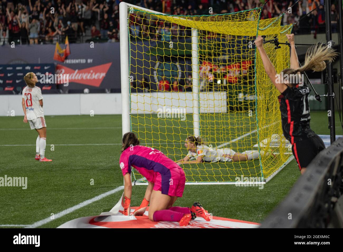 Morgan Weaver (22 Portland Thorns) goal during the Womens International ...
