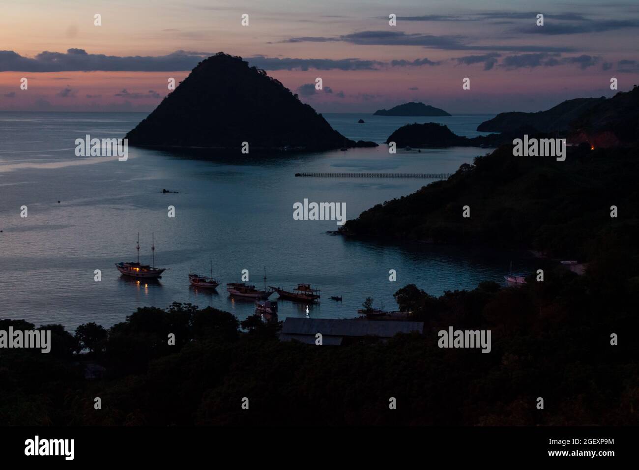 Komodo island komodo national park hi-res stock photography and images ...