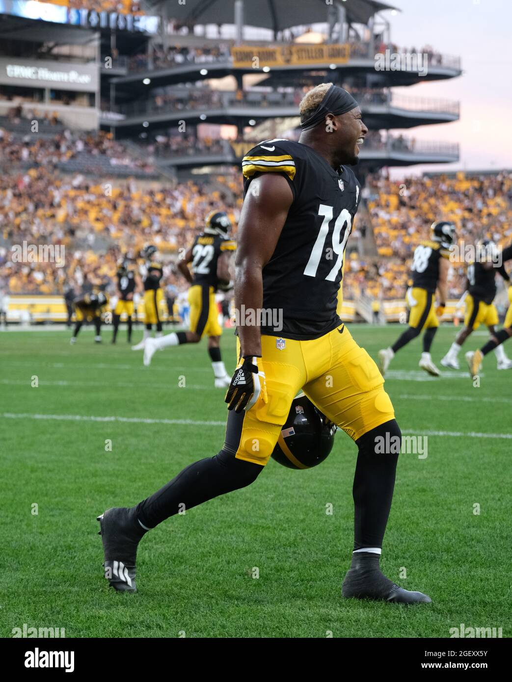 August 21st, 2021: JuJu Smith-Schuster #19 during the Pittsburgh ...