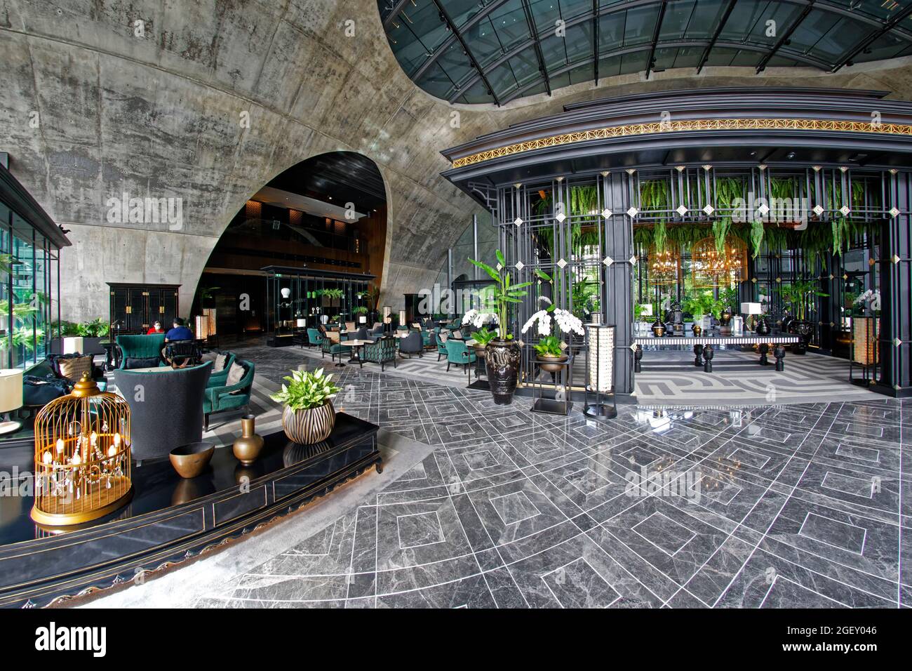 Lobby, Sindhorn Kempinski Hotel, Bangkok, Thailand Stock Photo - Alamy