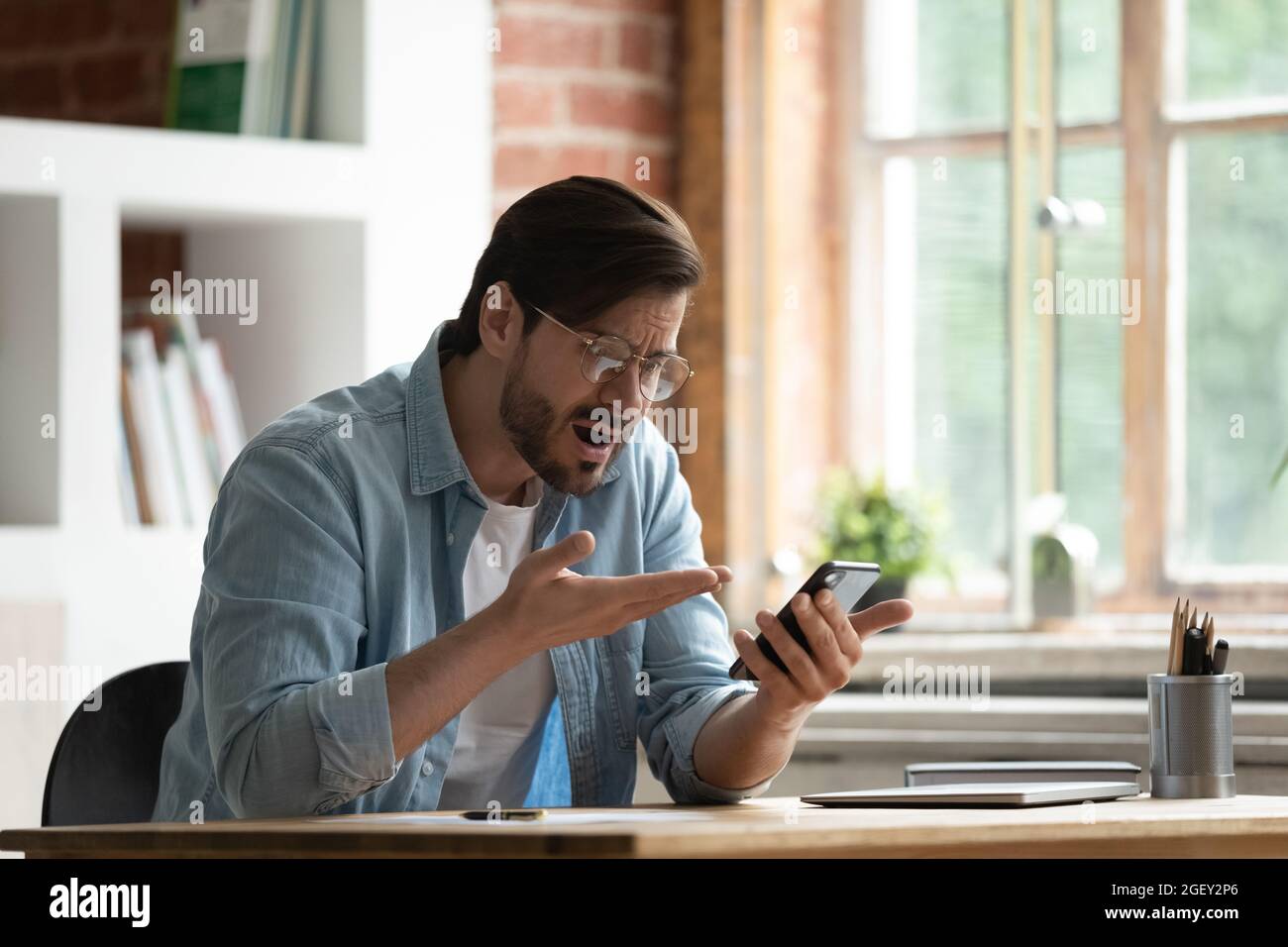 Battery disconnect hi-res stock photography and images - Alamy