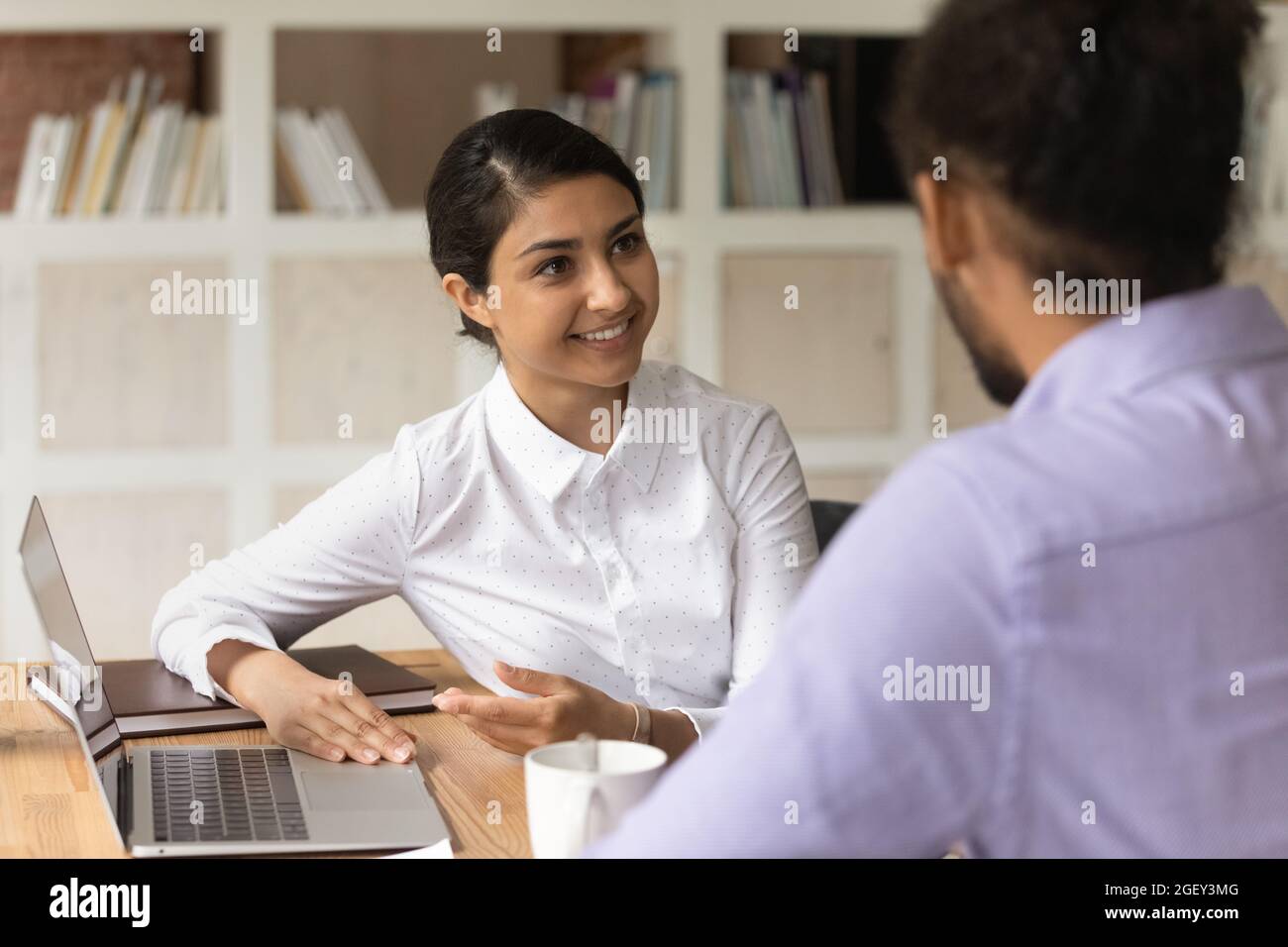 Indian business meeting hi-res stock photography and images - Alamy