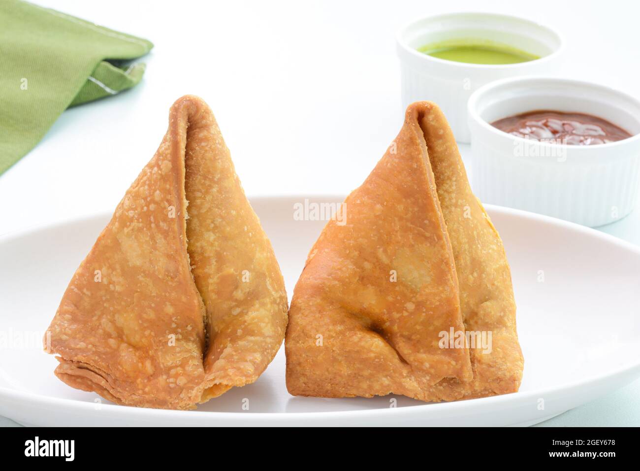 Indian samosa hi-res stock photography and images - Alamy