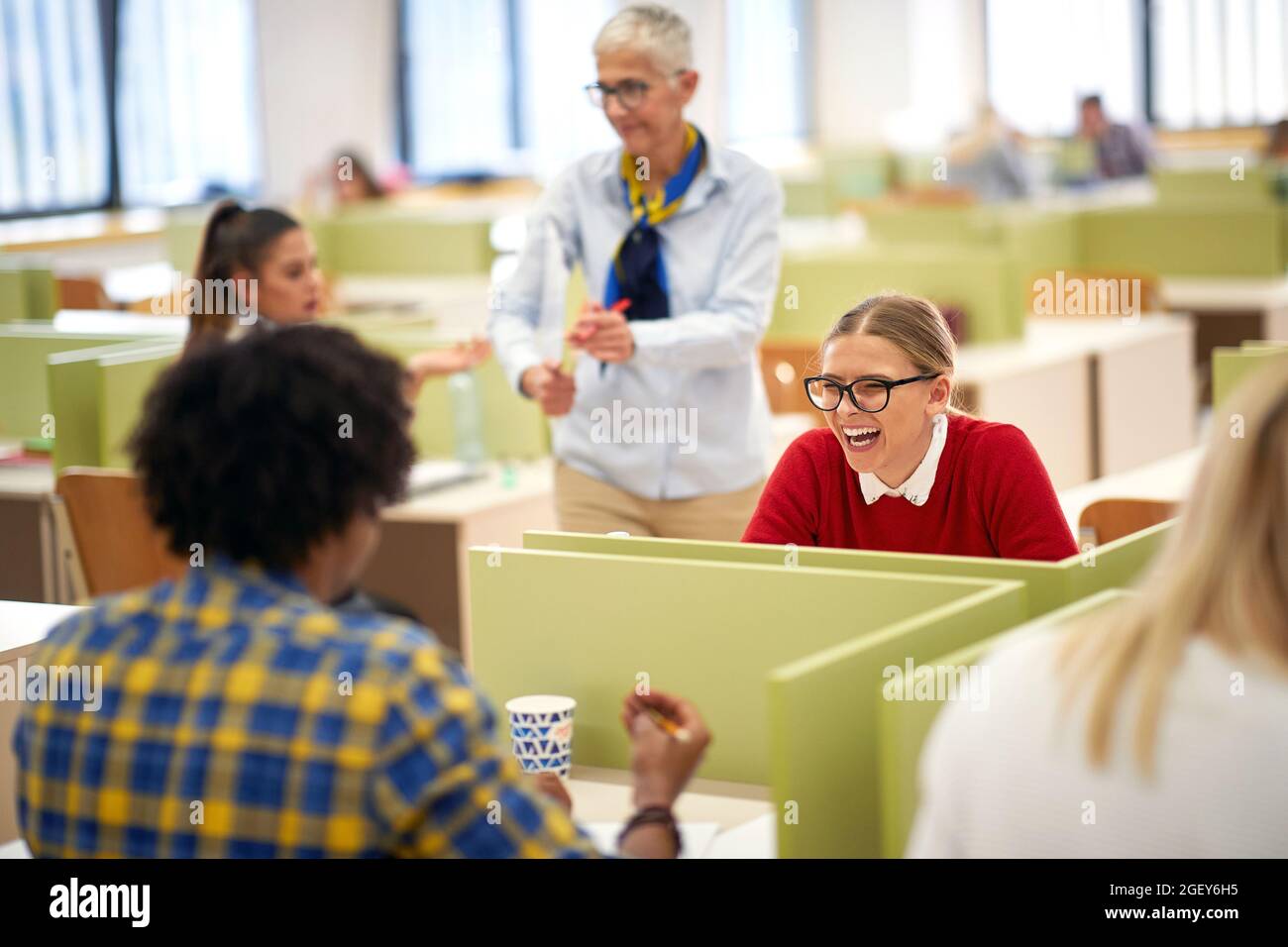 Lecture conversation hi-res stock photography and images - Alamy