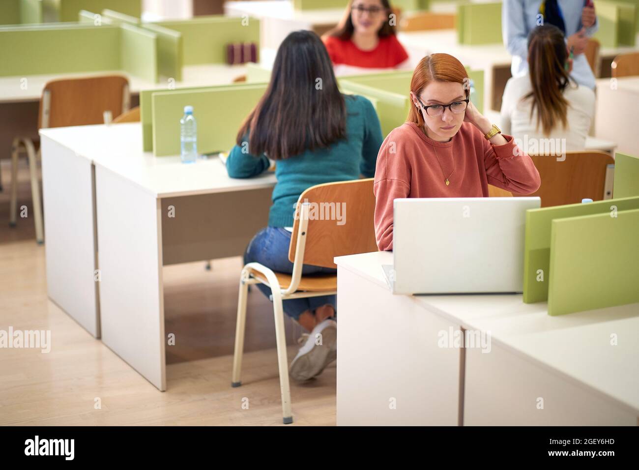 Laptop presentation classroom hi-res stock photography and images - Alamy