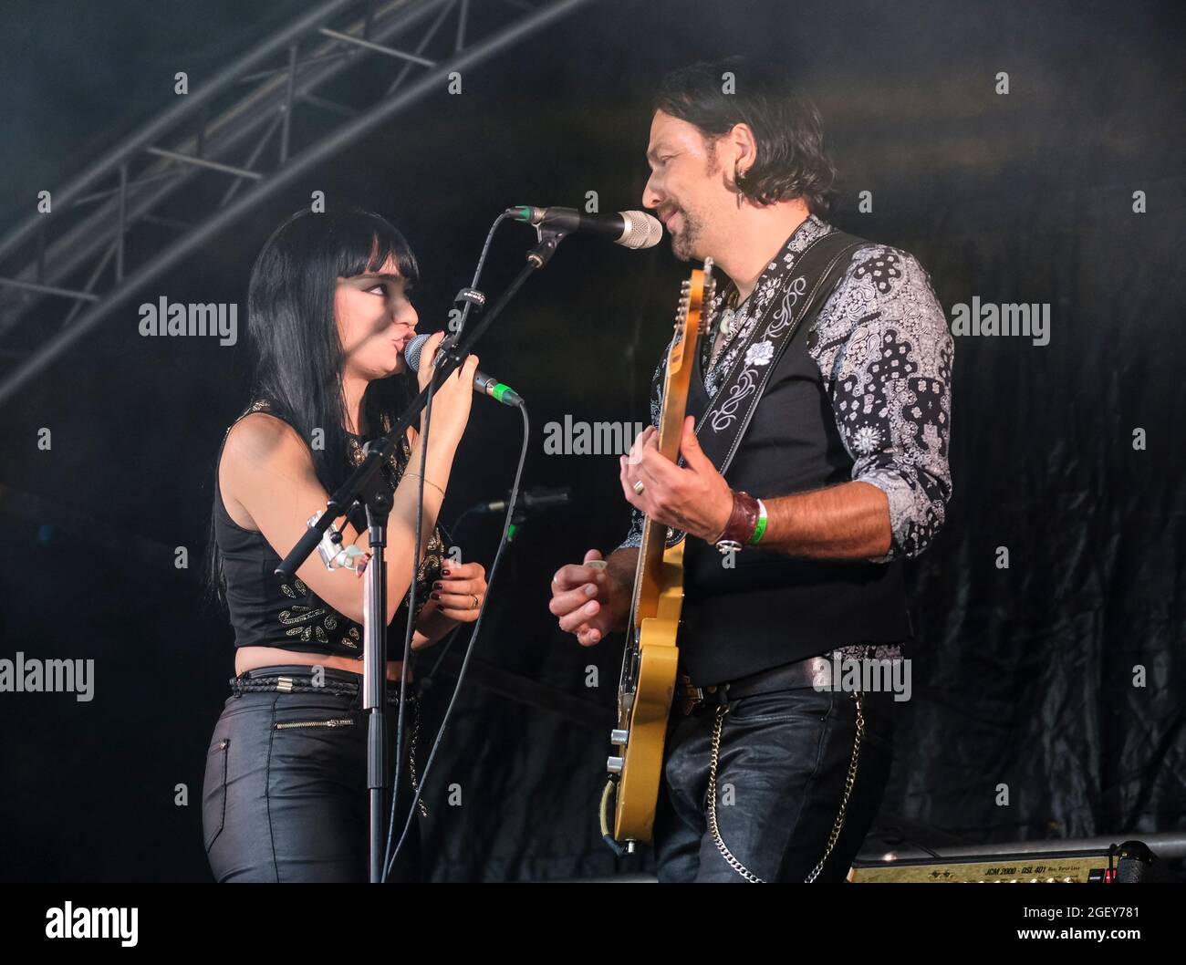 Singer group aaron hi-res stock photography and images - Alamy