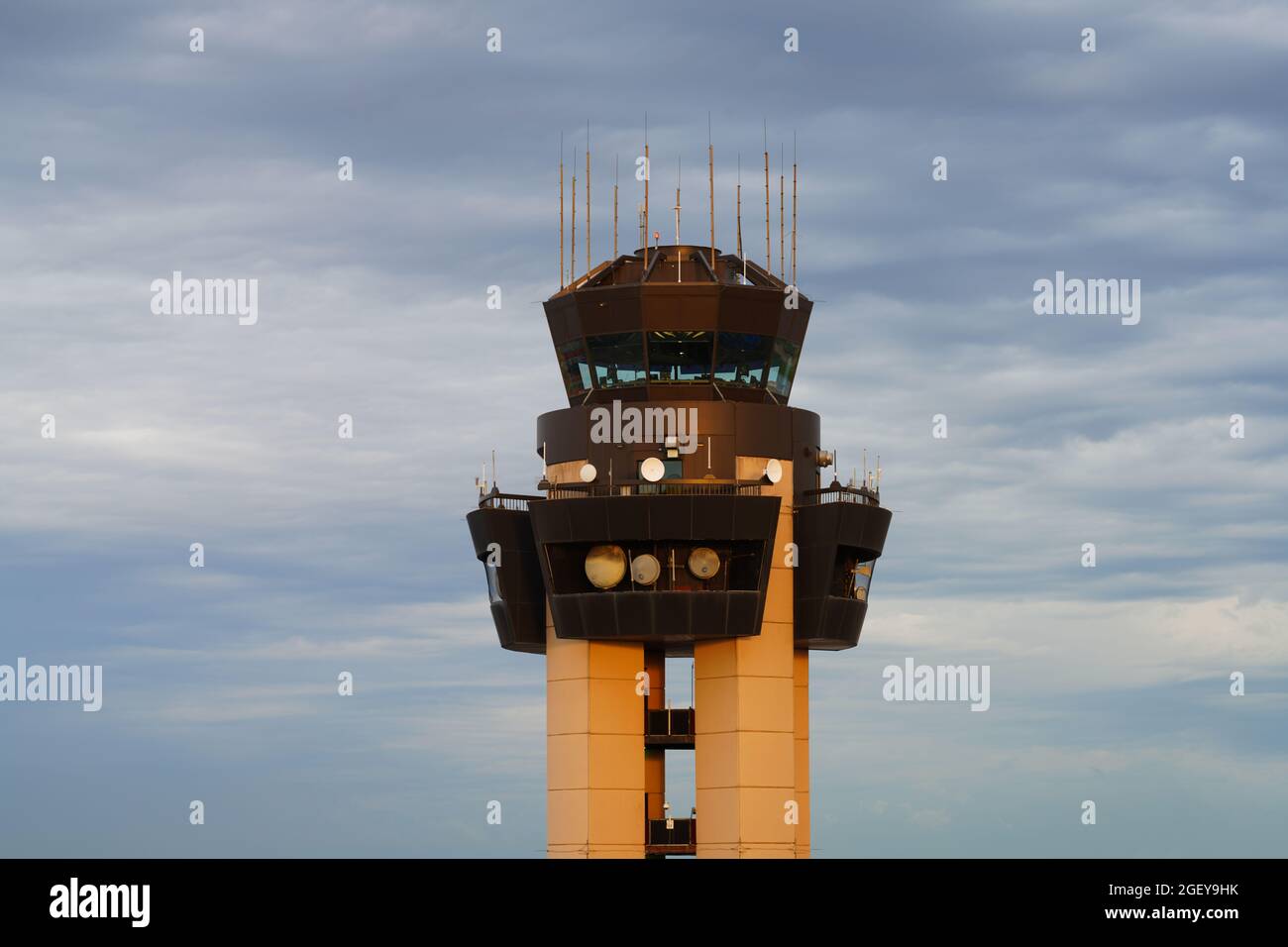 DALLAS, TX -17 MAY 2021- View of the control tower at the Dallas/Fort ...