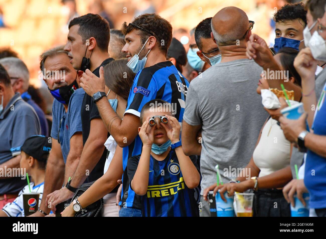 Inter milan fan champions league hi-res stock photography and images ...