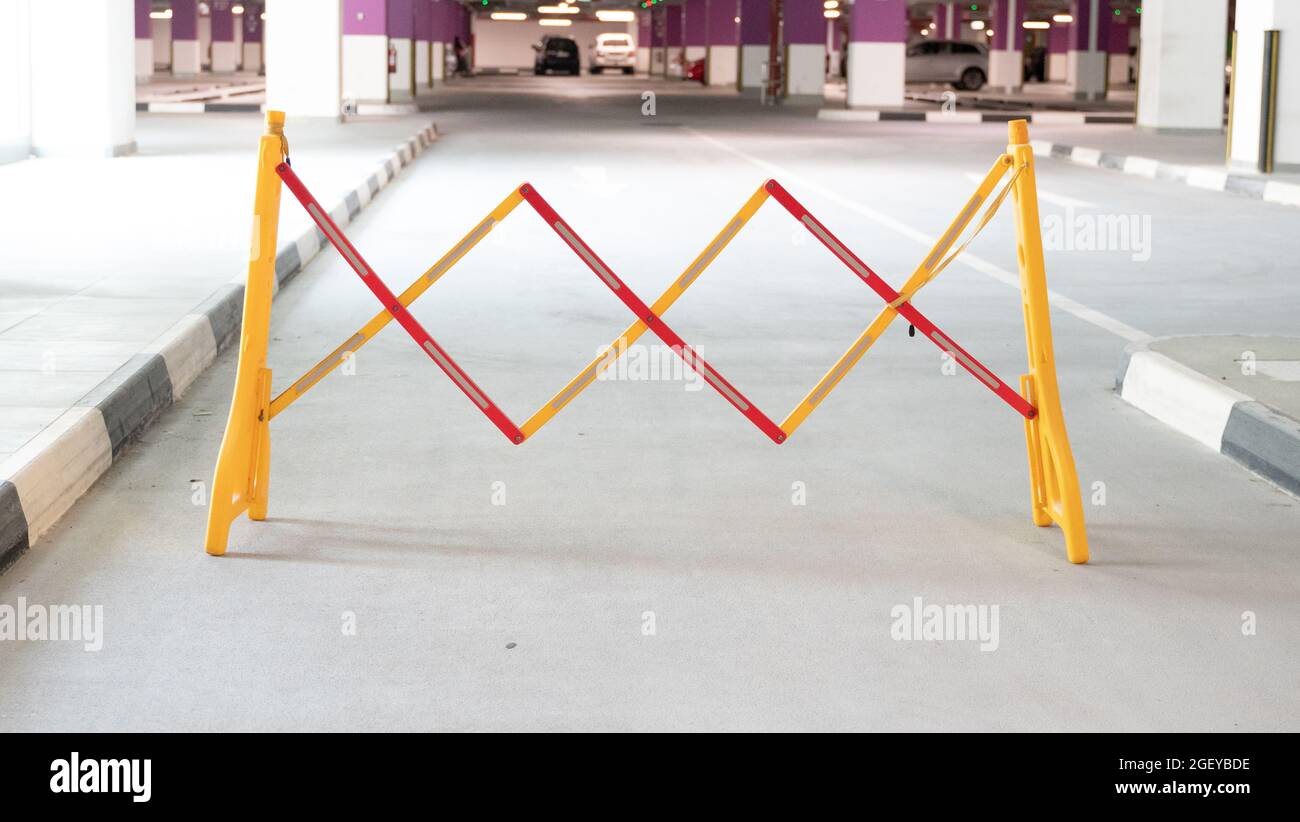 Road Safety Block Traffic Metal Portable Retractable Barricade Stock ...