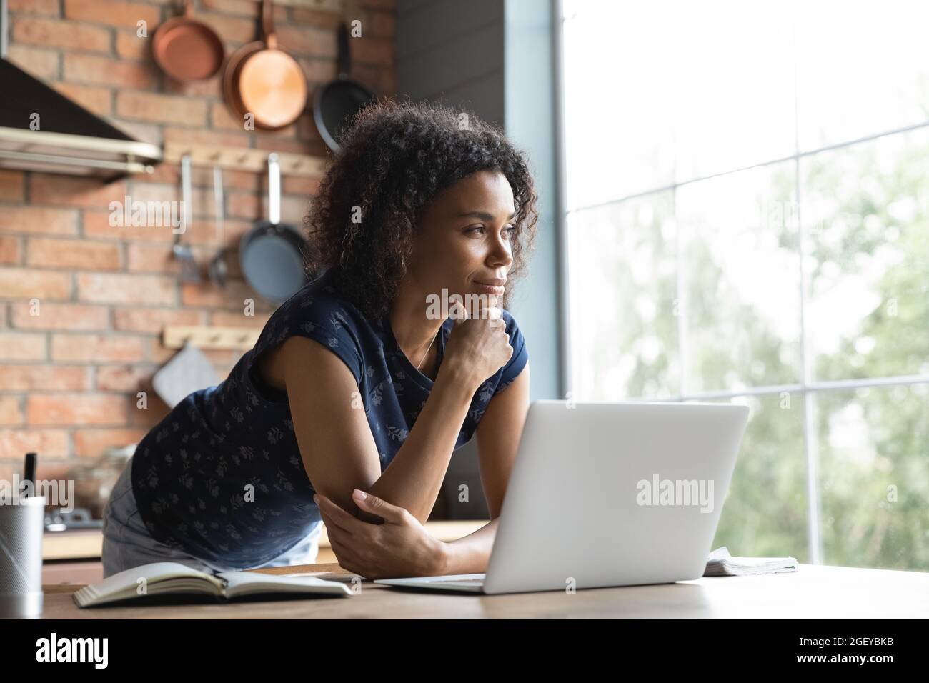 African american remote worker hi-res stock photography and images - Alamy