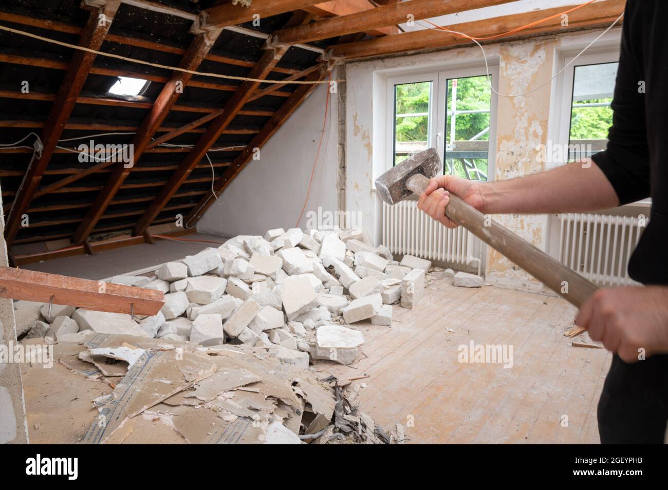 Construction worker sledgehammer hi-res stock photography and images ...