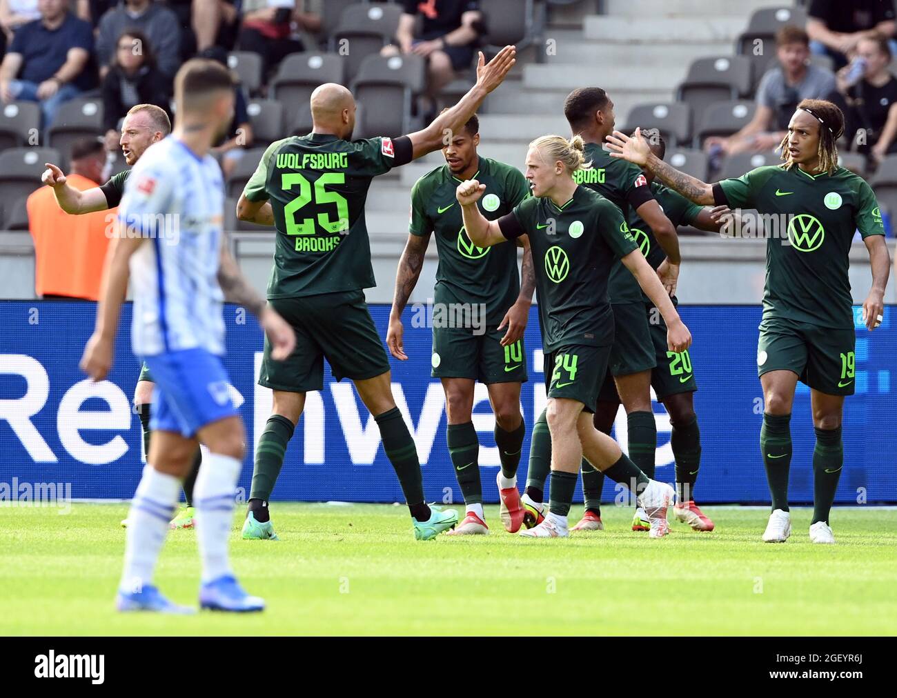 Kevin mbabu celebrate hi-res stock photography and images - Alamy