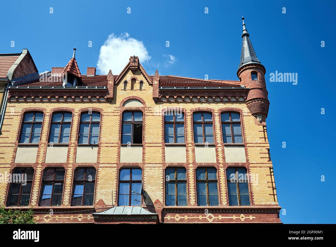 historic red brick tenement house in the city of Poznan Stock Photo - Alamy