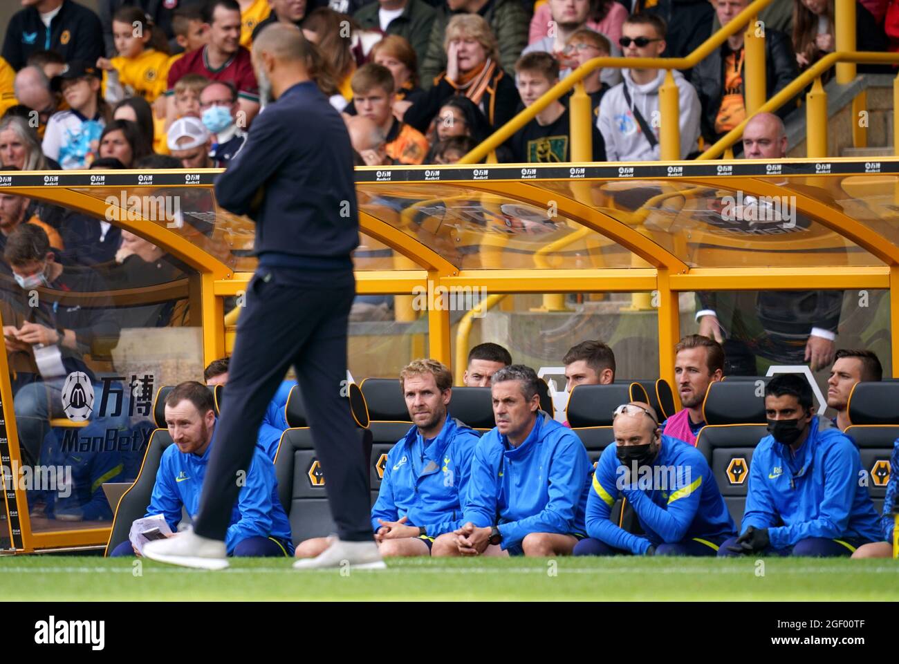 Tottenham Hotspur's Harry Kane (back row, second right) on the bench ...