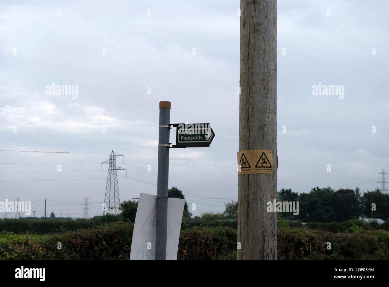 Telegraph pole sign hi-res stock photography and images - Alamy