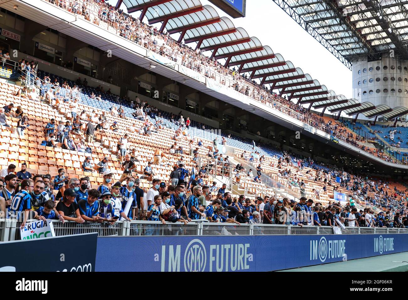 Genoa fans hi-res stock photography and images - Alamy