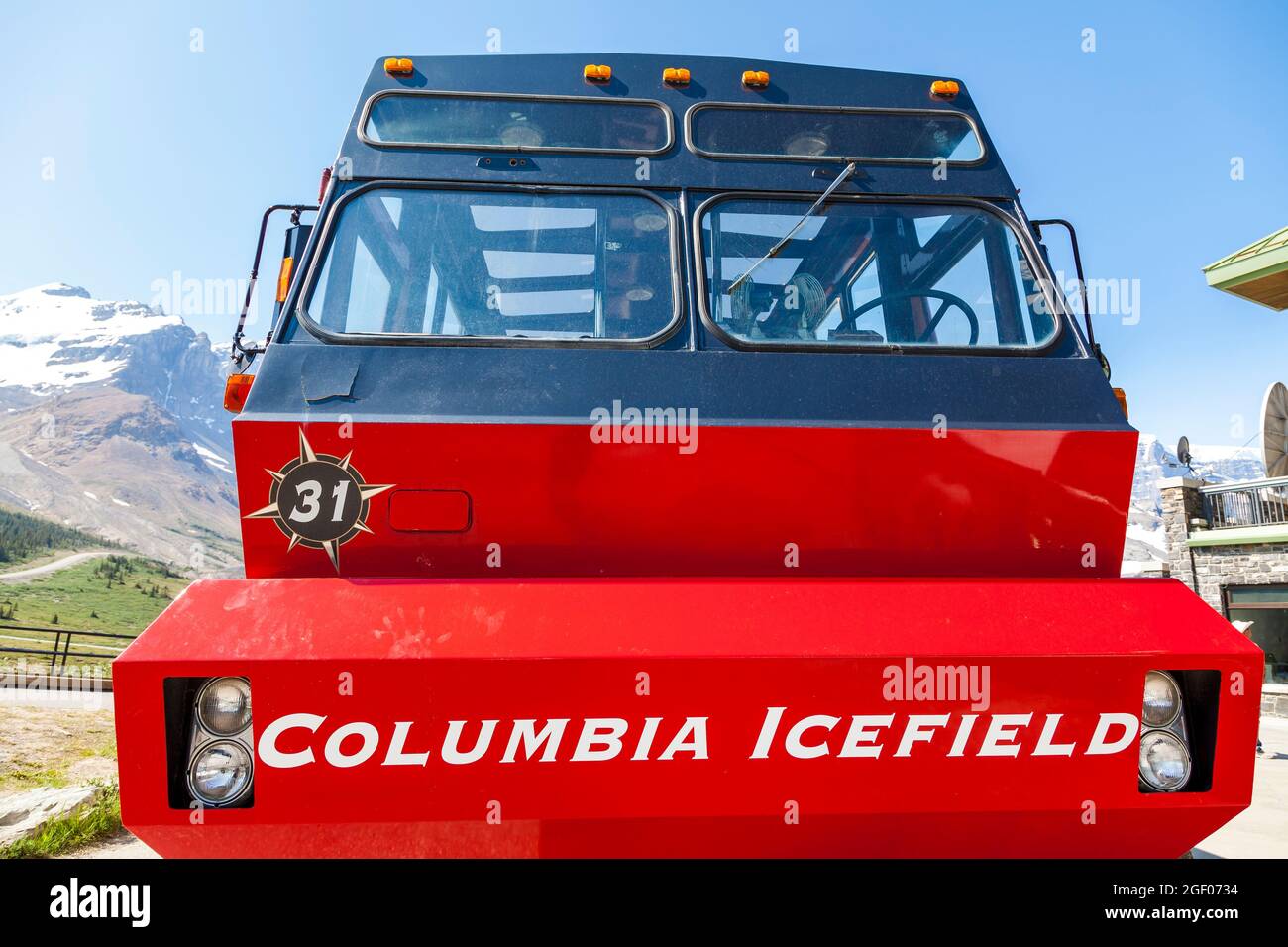 Icefields parkway bus hi-res stock photography and images - Alamy